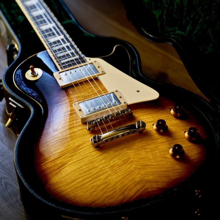 Tokai ULS101 – Classic LP Style Shell Pink Made in Japan - TheStockist